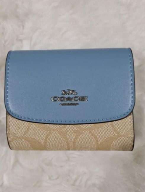 Authentic Coach mini wallet, Women's Fashion, Bags & Wallets, Wallets ...