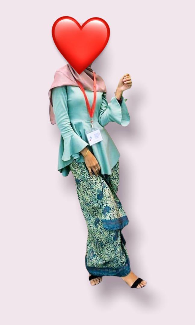 Baju Raya Kain Pario, Women's Fashion, Muslimah Fashion, Baju Kurung ...