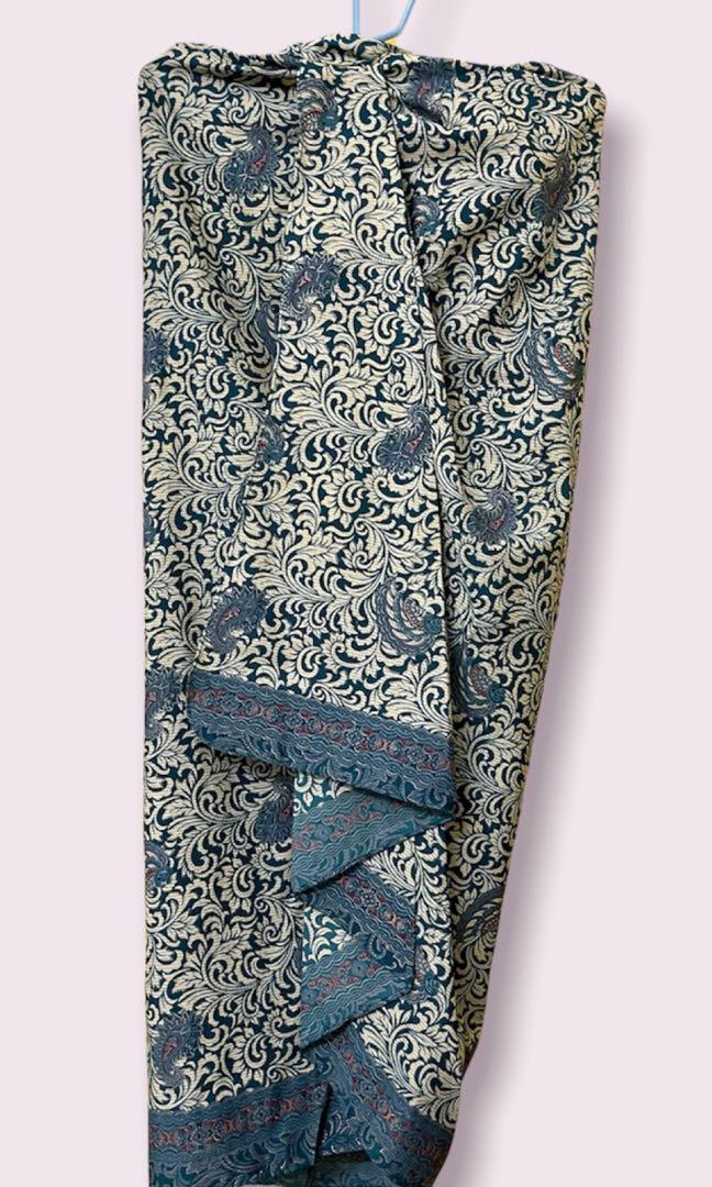 Baju Raya Kain Pario, Women's Fashion, Muslimah Fashion, Baju Kurung ...