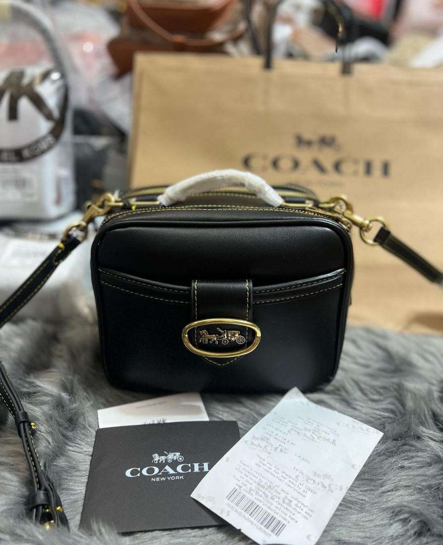 Coach Riley Lunchbox in Plain Black, Women's Fashion, Bags & Wallets ...