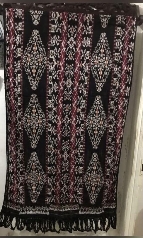 KAIN TENUN CORAK CANTIK ASLI NTT, Fesyen Wanita, Pakaian Wanita ...