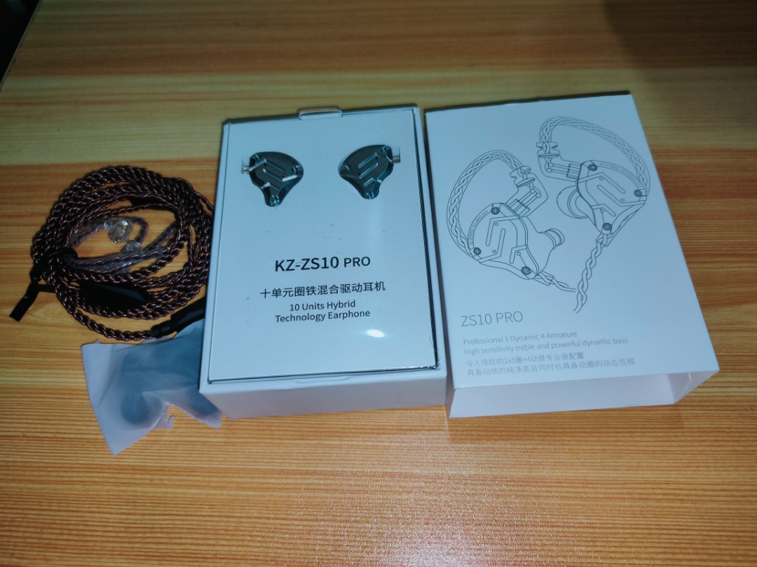 KZ ZS10 PRO blue with mic, Audio, Headphones & Headsets on Carousell