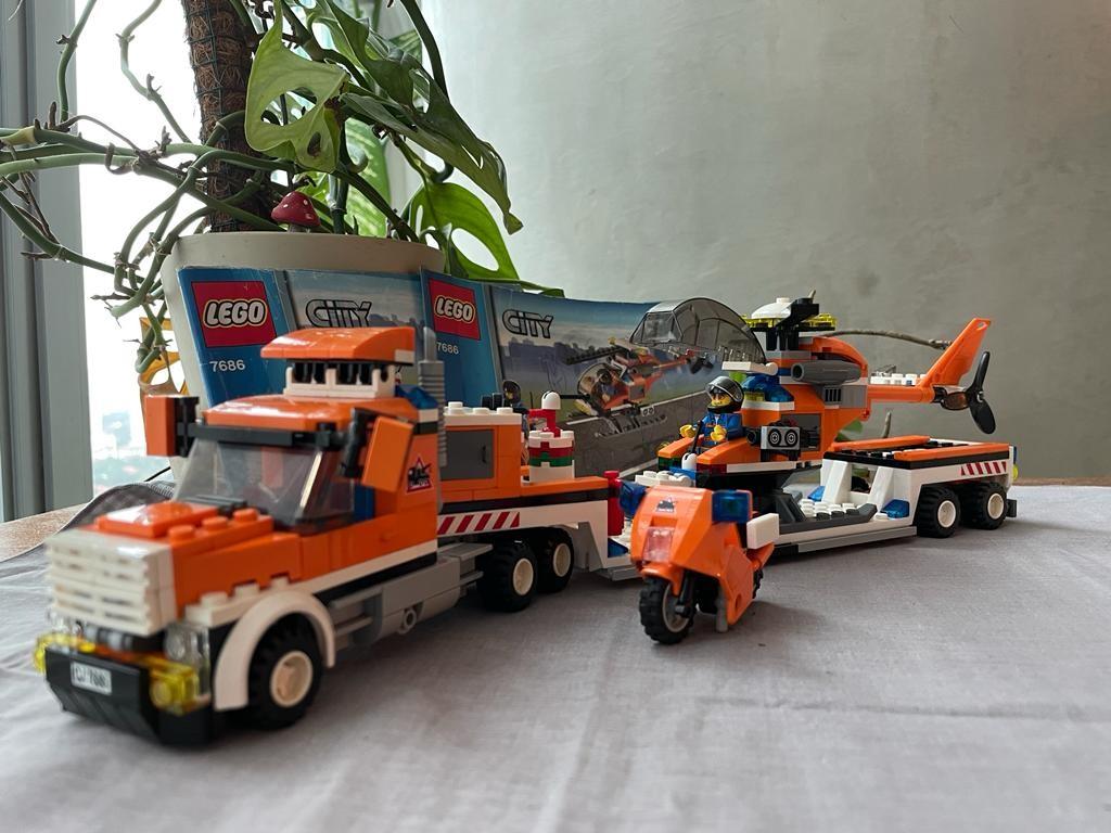 LEGO City Helicopter Transporter - 7686, Toys & Collectibles, Mainan di ...