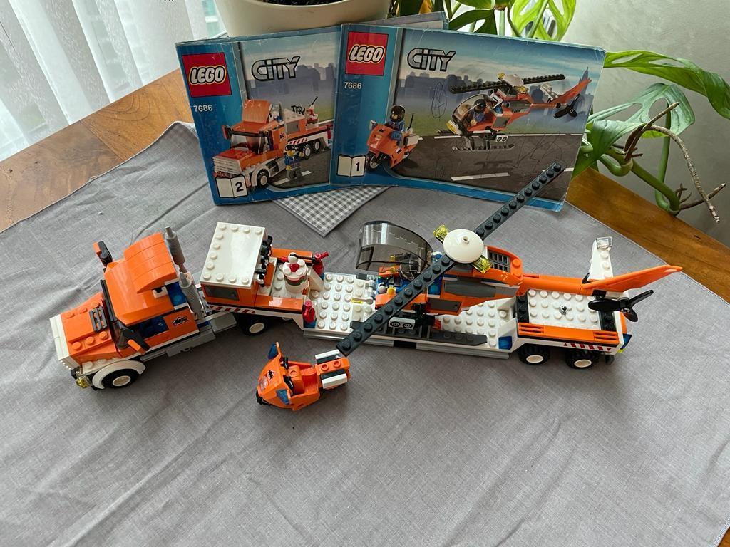 LEGO City Helicopter Transporter - 7686, Toys & Collectibles, Mainan di ...