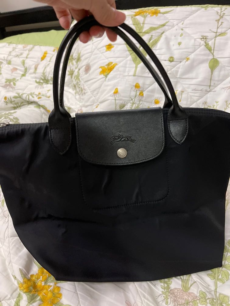 Longchamp planetes black short handle neo, Women's Fashion, Bags ...