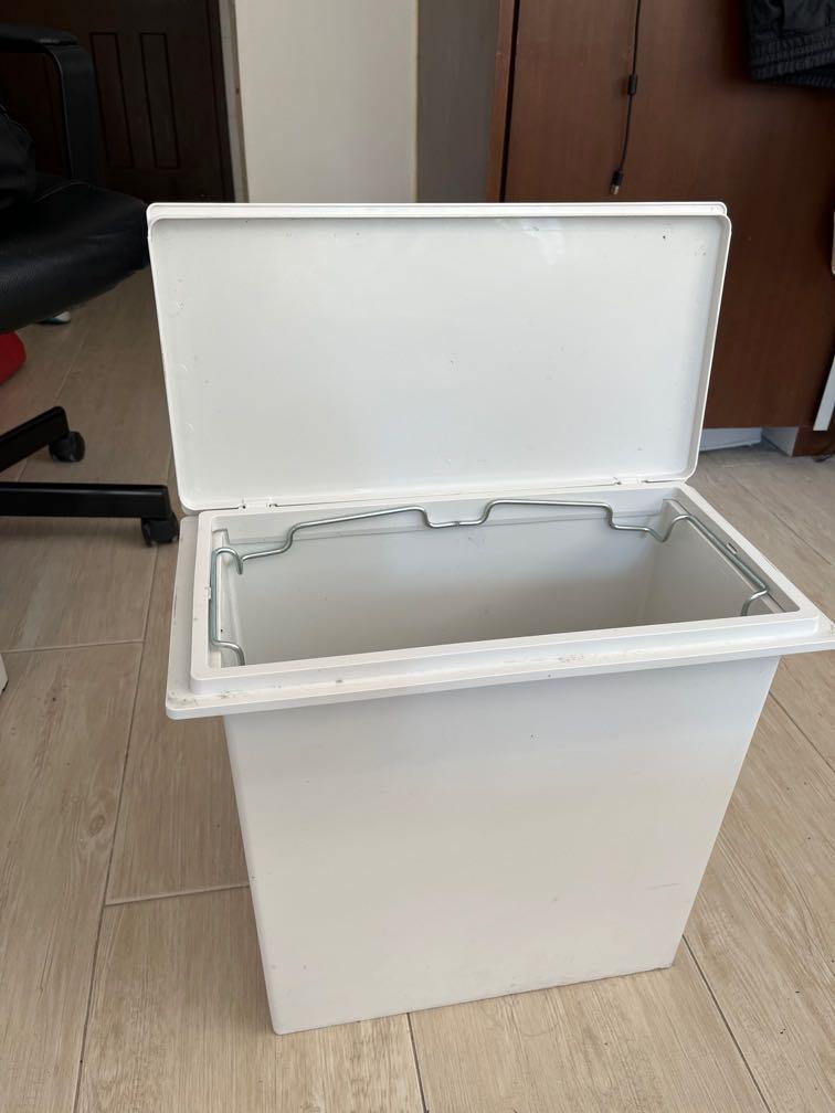 Muji Dust Box with Lid, 傢俬＆家居, 其他, 家居改善及收納用品 on Carousell