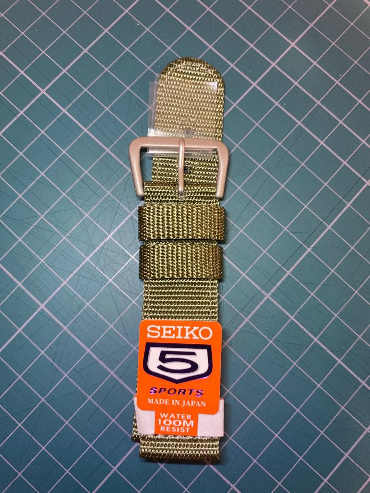 Seiko 5 Sport Canvas Strap strap 22mm, Men's Fashion, Watches ...