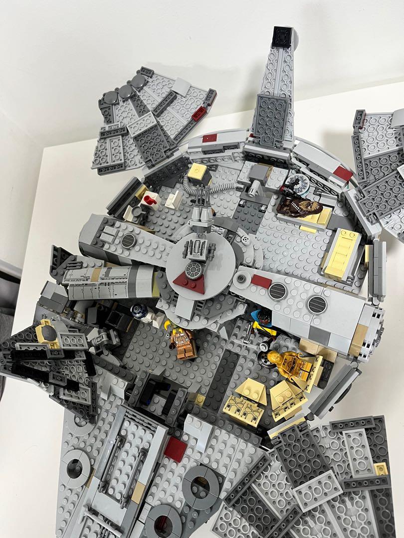 Star Wars Lego - millennium falcon 75257, Hobbies & Toys, Toys & Games ...