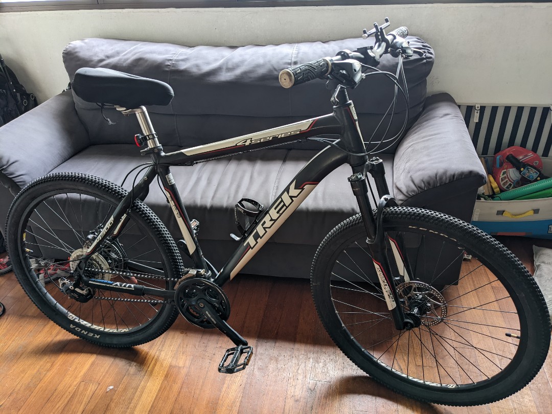 TREK 4300 Mountain Bike L size MTB Disc Bicycle, Sports Equipment ...
