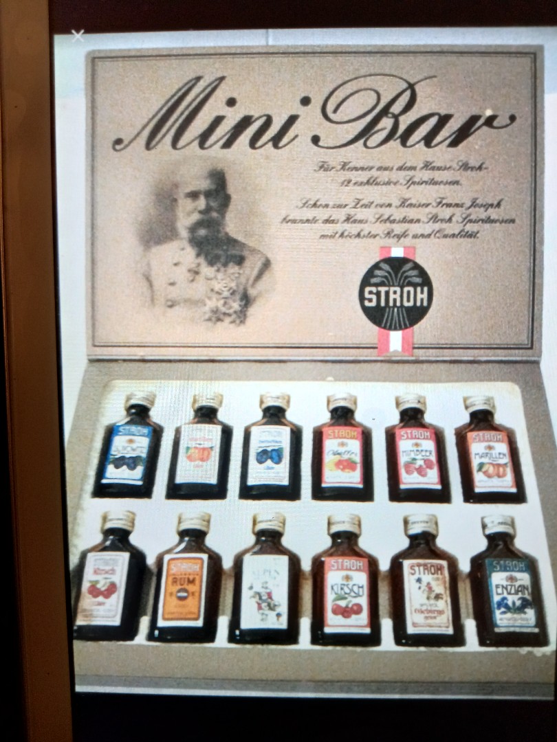 Vintage Mini Bar Liquor Set, Hobbies & Toys, Memorabilia & Collectibles ...