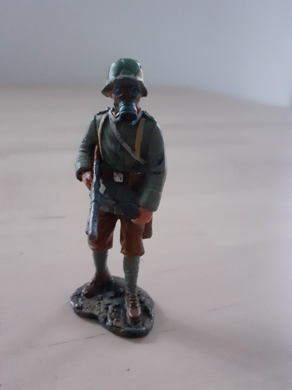 WWI German Infantry Soldier 1918 Figurine, Hobbies & Toys, Memorabilia ...