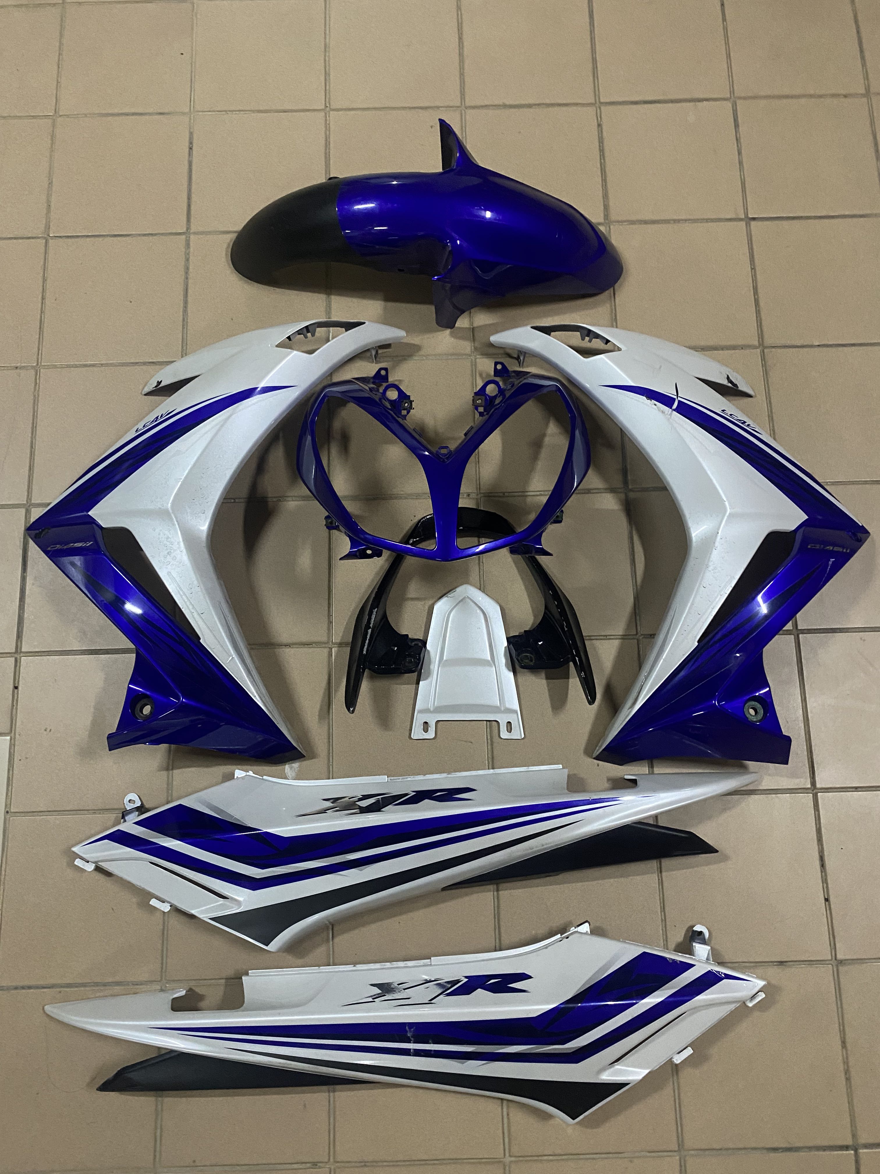 X1r coverset biru putih, Motorcycles, Motorcycle Accessories on Carousell