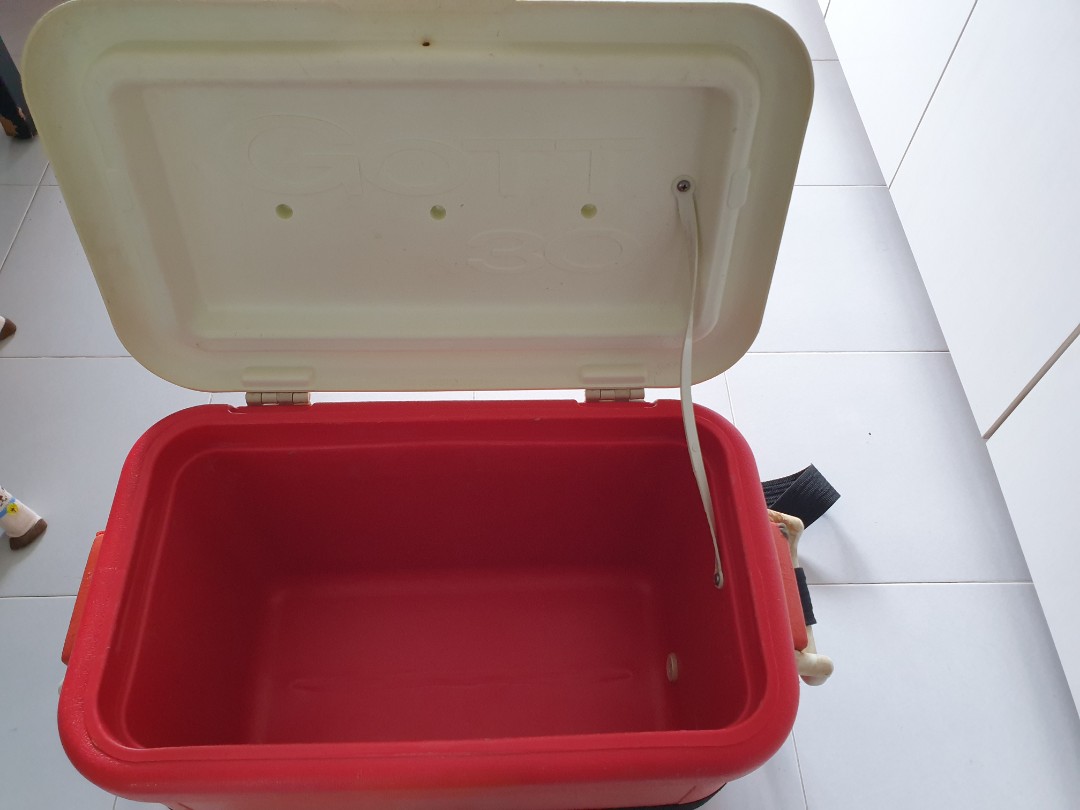 Cooler Box / Ice Box, Sports Equipment, Fishing on Carousell