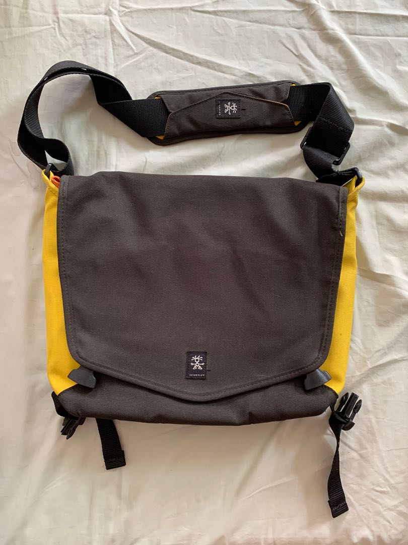 Crumpler 13-inch laptop bag, Women's Fashion, Bags & Wallets, Cross ...