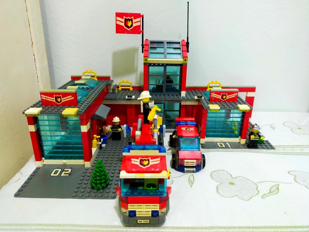 LEGO 7945 City Fire Station, Hobbies & Toys, Collectibles & Memorabilia ...