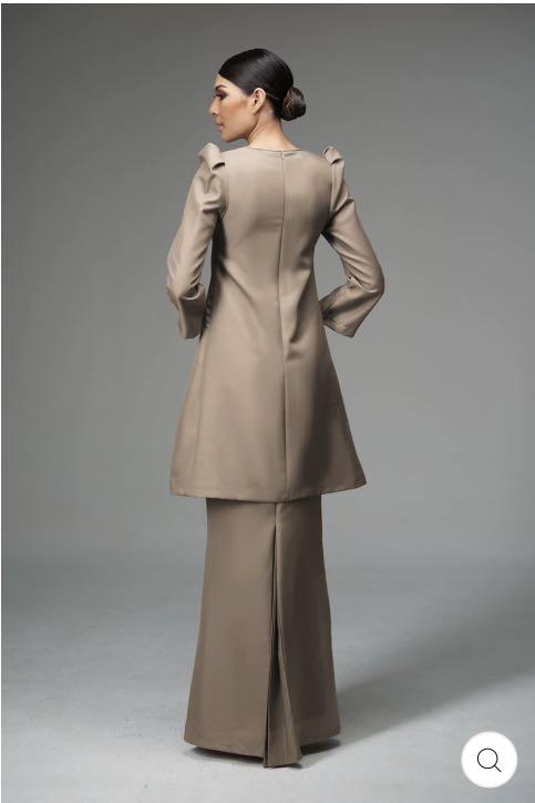 Rizman Ruzaini (Amyra in Light Brown), Women's Fashion, Muslimah ...