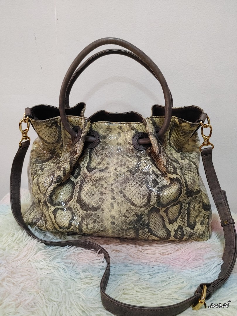 Tandy two way bag, Women's Fashion, Bags & Wallets, Cross-body Bags on ...