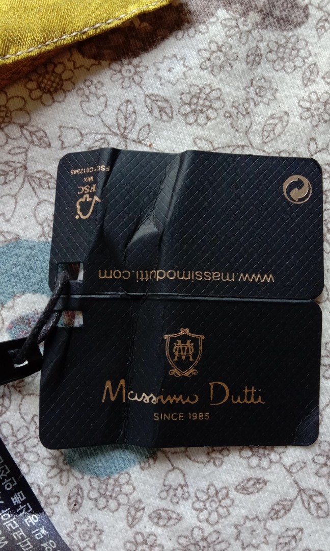 Massimo dutti with tag scarf 20" x 20", Women's Fashion, Watches ...