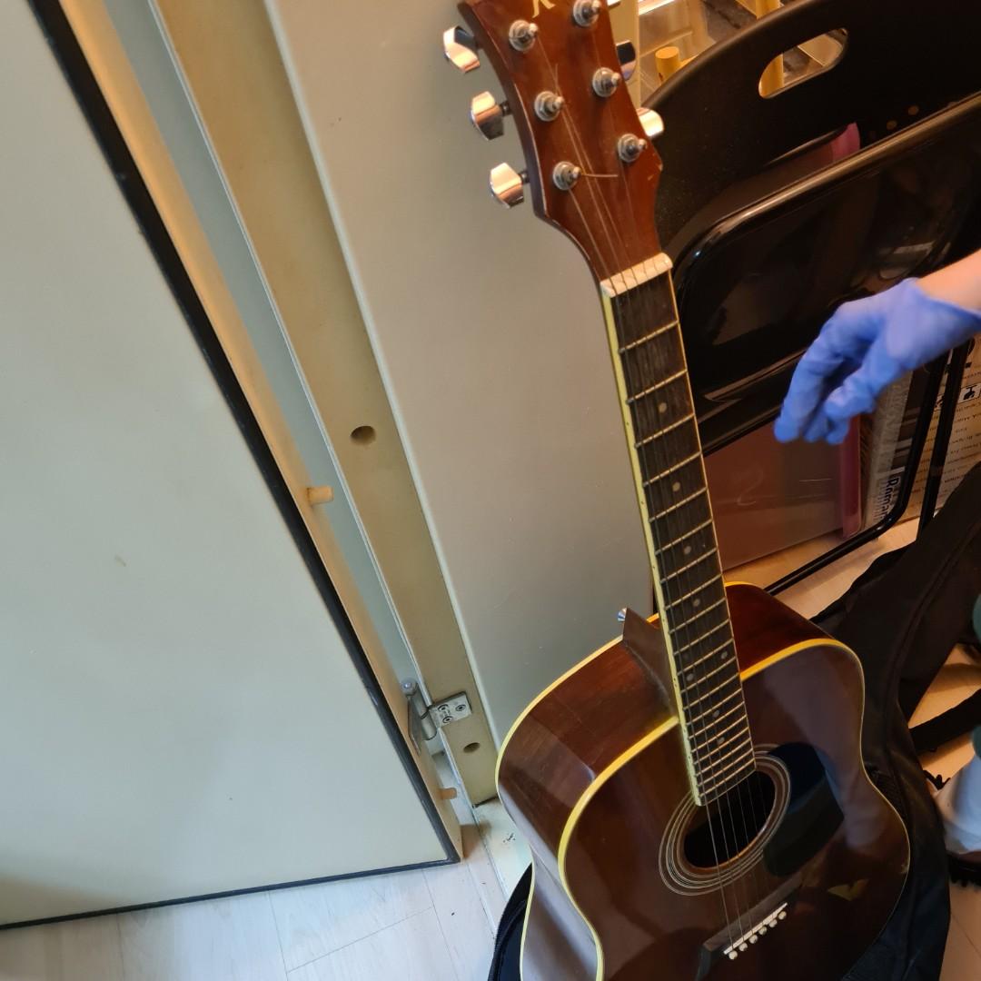 Normal guitar, Hobbies & Toys, Music & Media, Musical Instruments on ...