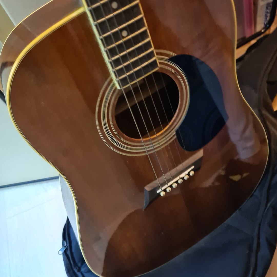 Normal guitar, Hobbies & Toys, Music & Media, Musical Instruments on ...