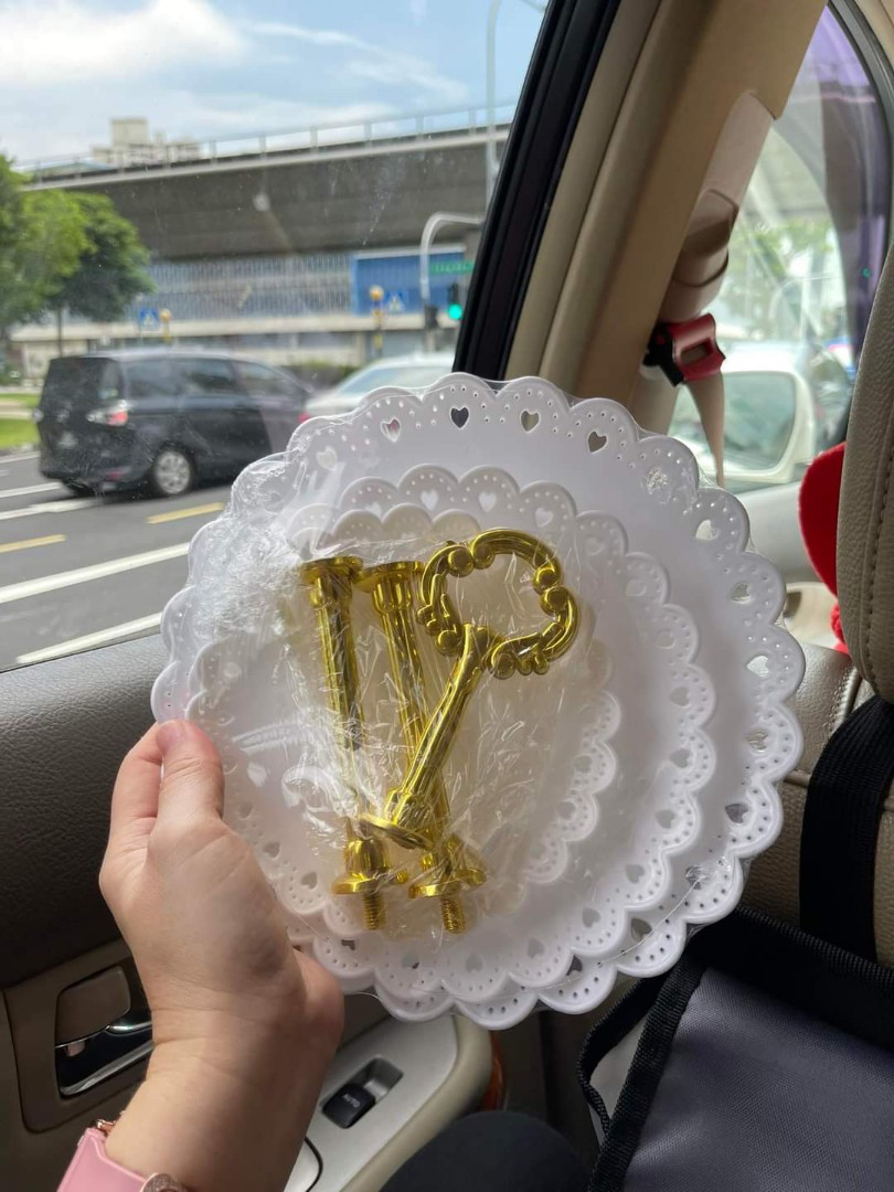 Plastic 3 Tire Cake Stand for High Tea, Hobbies & Toys, Stationery ...