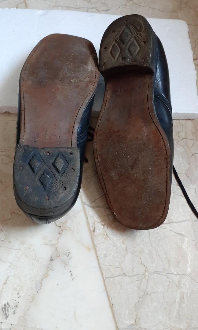 Sepatu hitam jadul, Fesyen Pria, Sepatu , Sepatu Formal di Carousell