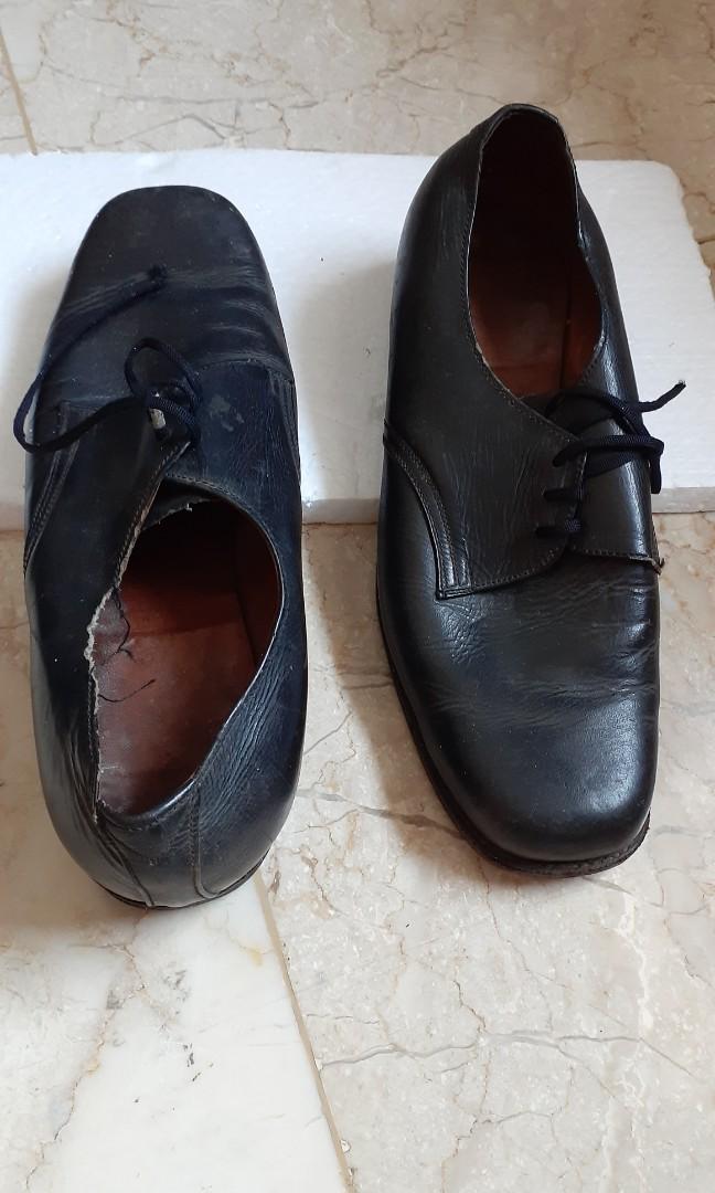 Sepatu hitam jadul, Fesyen Pria, Sepatu , Sepatu Formal di Carousell