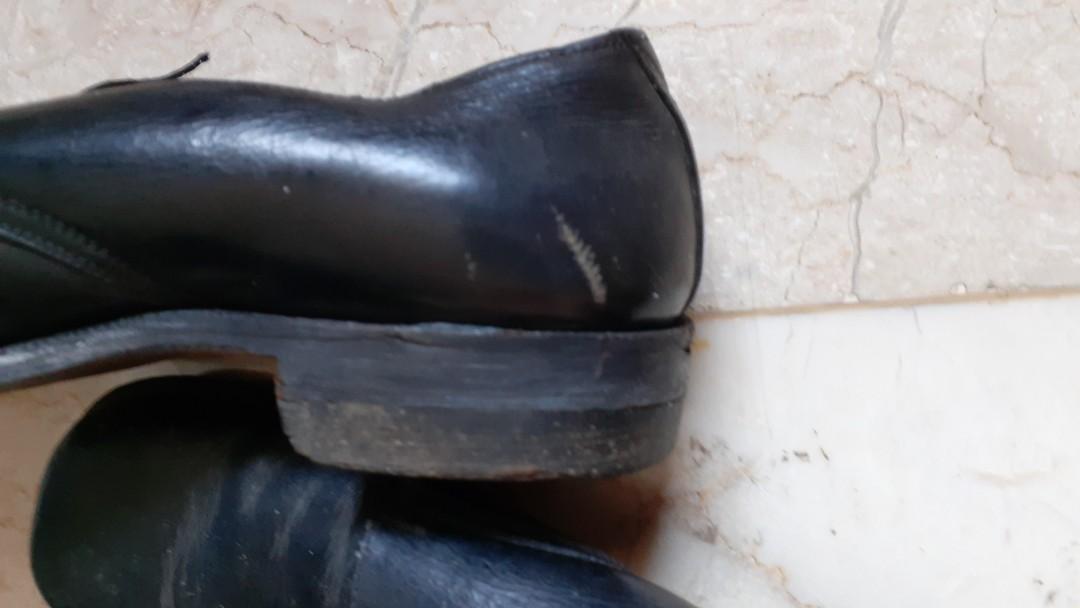 Sepatu hitam jadul, Fesyen Pria, Sepatu , Sepatu Formal di Carousell