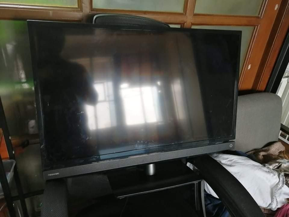 Toshiba 32" LED TV, TV & Home Appliances, TV & Entertainment, TV on ...