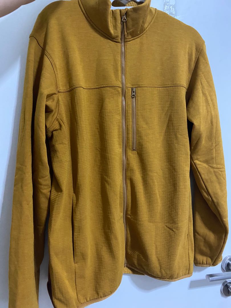 Uniqlo Running Jacket, Men's Fashion, Activewear on Carousell