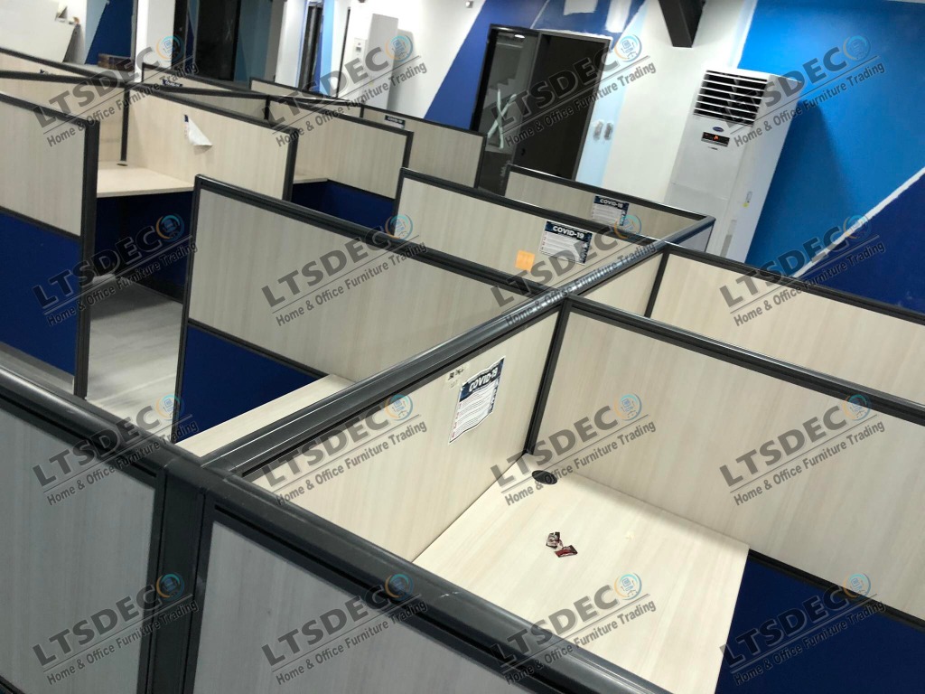 WORKSTATION TABLE WITH SHARING PANEL OFFICE PARTITIONS, Furniture ...