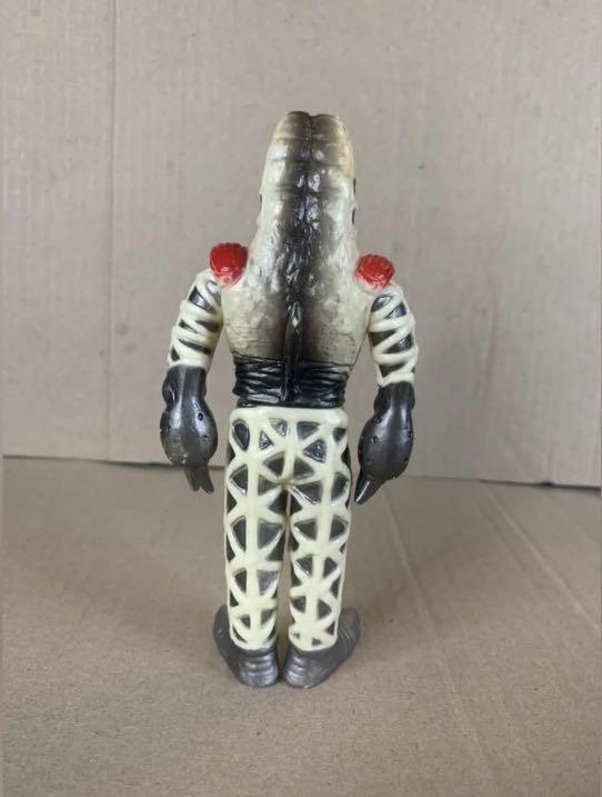 ALIEN GODOLA Kaiju Ultraman 6.5 inch, Hobbies & Toys, Toys & Games on ...