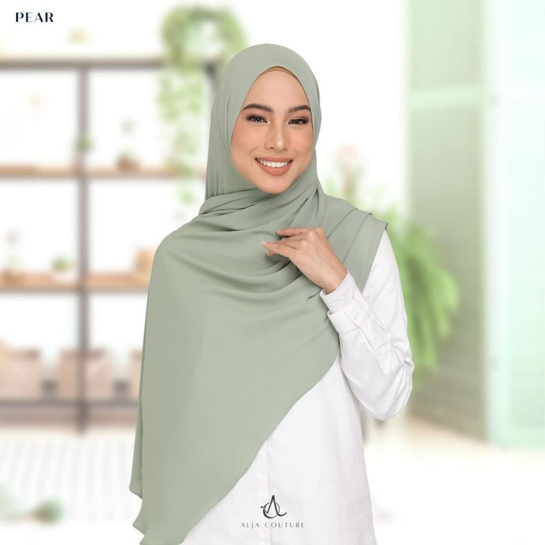 Daisy Shawl (Texture like cornskin), Women's Fashion, Muslimah Fashion ...