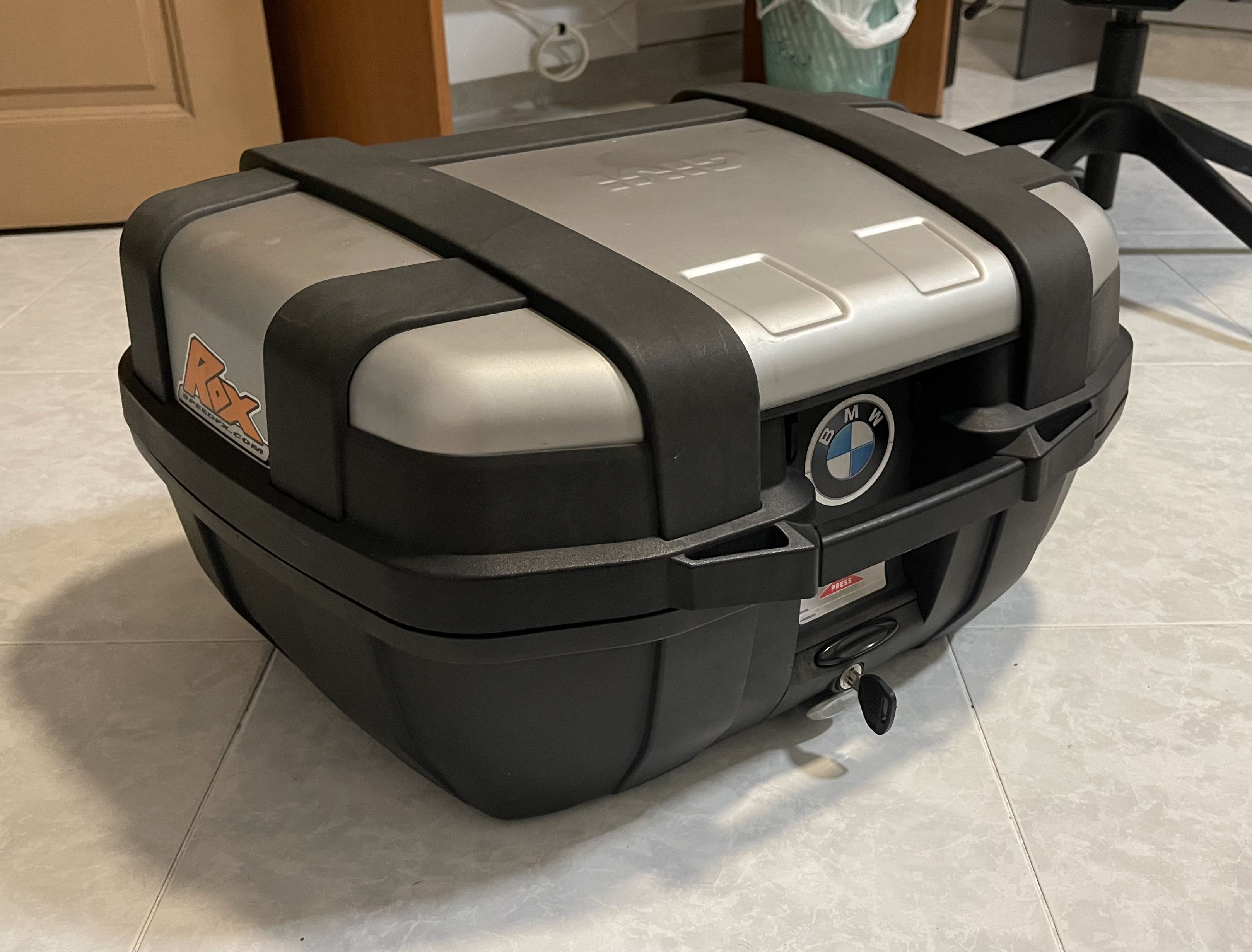Givi Trekker 52L Top Box Case TRK52N Semi Aluminium with Baseplate ...