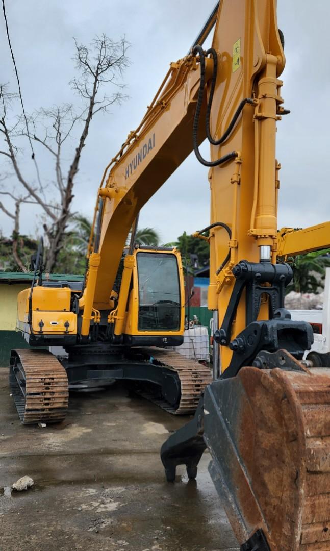 HYUNDAI 220LC backhoe, Special Vehicles, Heavy Vehicles on Carousell