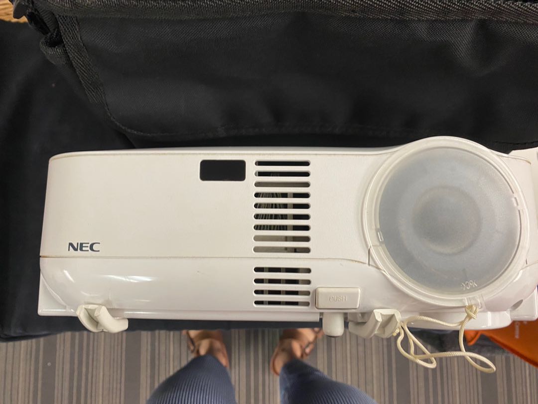 NEC VT580 Projector, TV & Home Appliances, TV & Entertainment ...