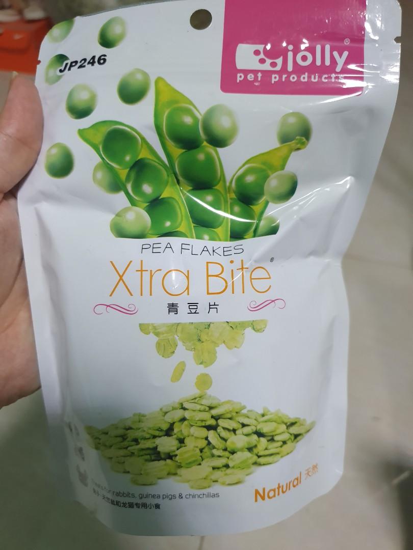 Pea flakes for guinea pig, Pet Supplies, Pet Food on Carousell