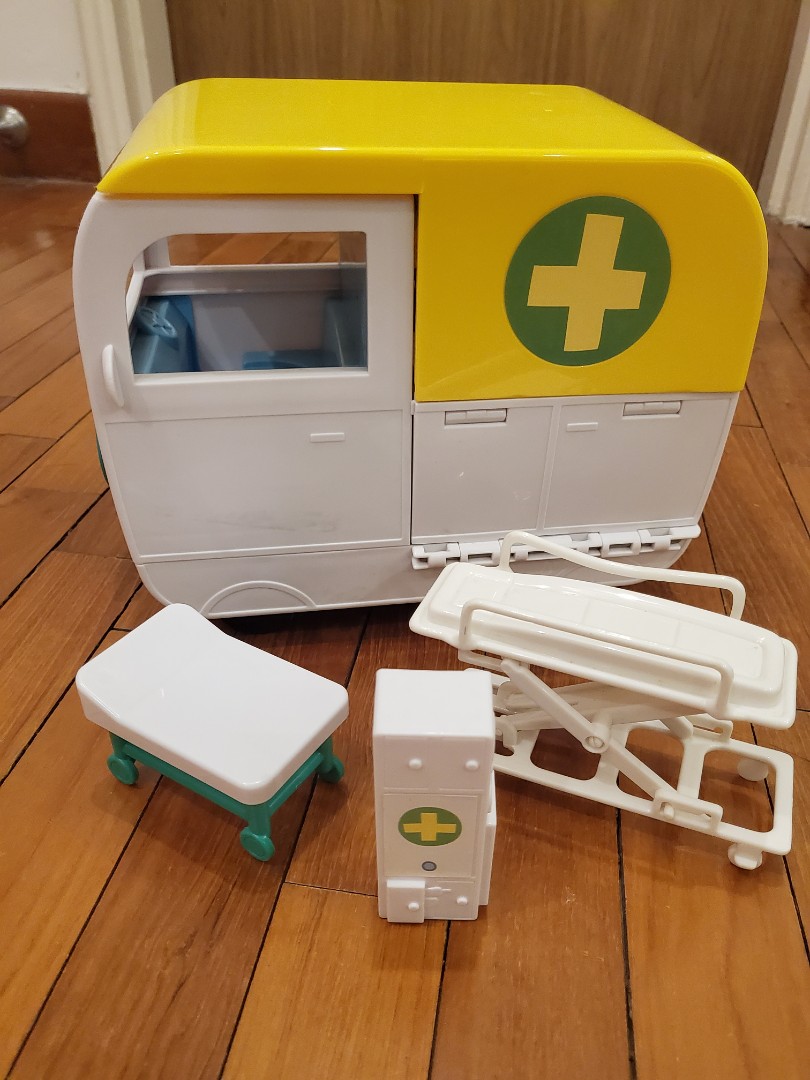 Peppa Pig ambulance Toys, Hobbies & Toys, Toys & Games on Carousell