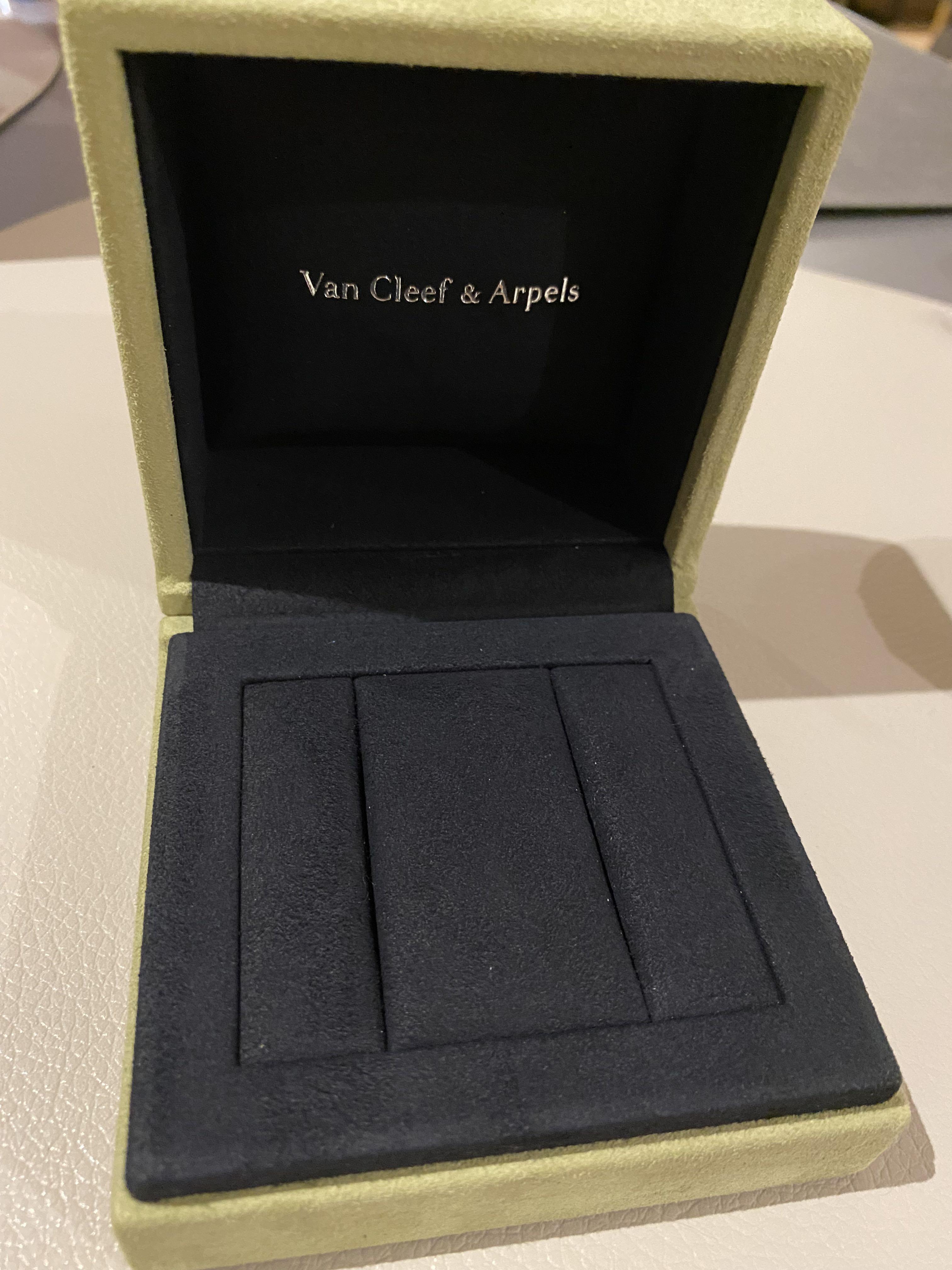 Rare Van Cleef and Arpels double ring box, Luxury, Accessories on Carousell