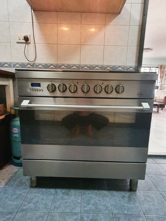 Turbo hob and hood with electric oven, TV & Home Appliances, Kitchen ...