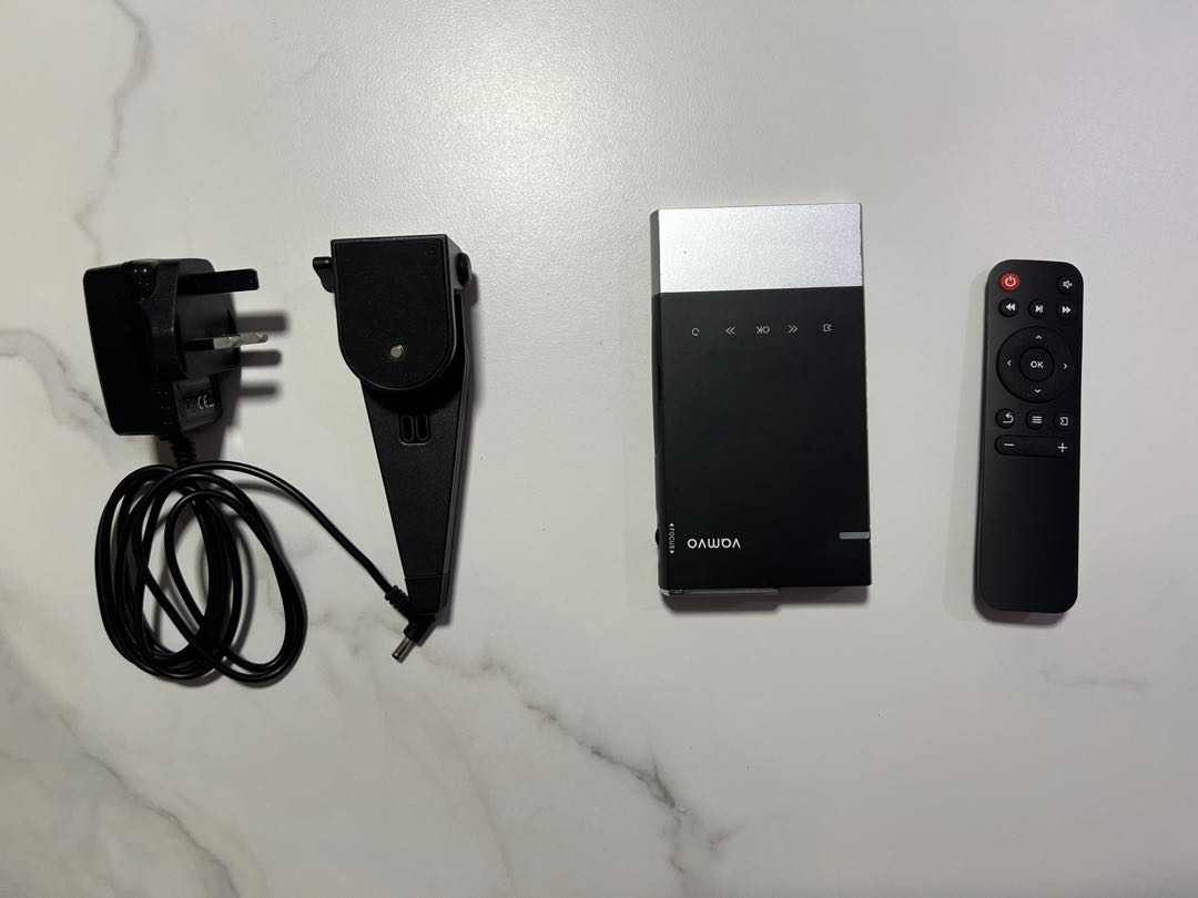 Vamvo Ultra Mini Portable Projector 1080p, TV & Home Appliances, TV ...