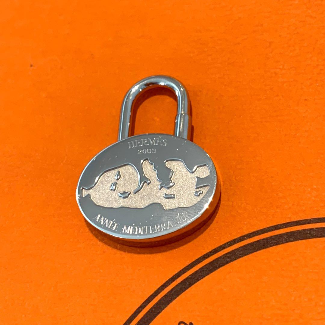 絕版 愛馬仕 Hermes map Cadena 2003 限量版 銀色 鎖頭仔 可當吊墜 地圖 limited edition ...