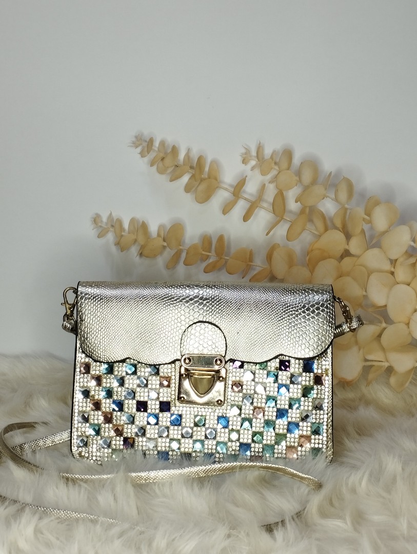 Gold sling bag, Women's Fashion, Bags & Wallets, Shoulder Bags on Carousell