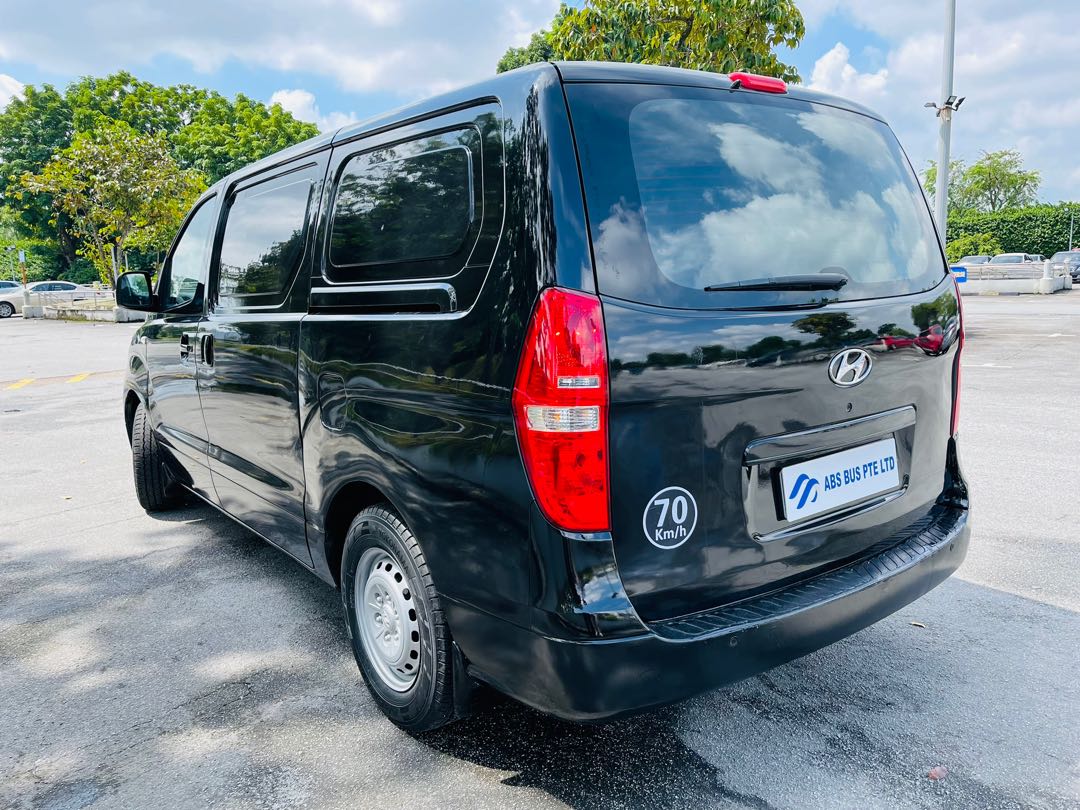 Hyundai Starex Van 2.5 Manual, Cars, Used Cars on Carousell