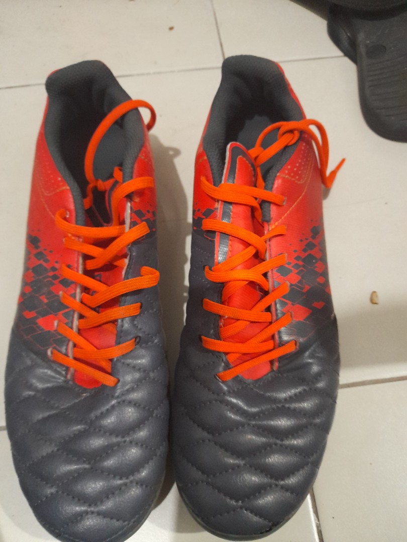 Kipsta, Men's Fashion, Footwear, Boots on Carousell