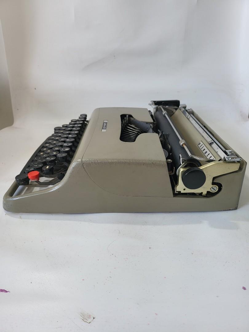 Lettera 22 typewriter, Hobbies & Toys, Memorabilia & Collectibles ...