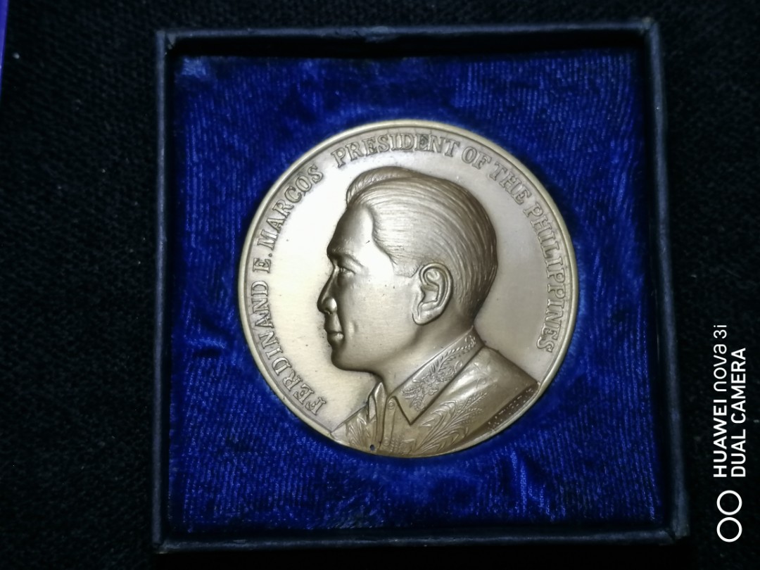 marcos medal with box, Hobbies & Toys, Memorabilia & Collectibles ...