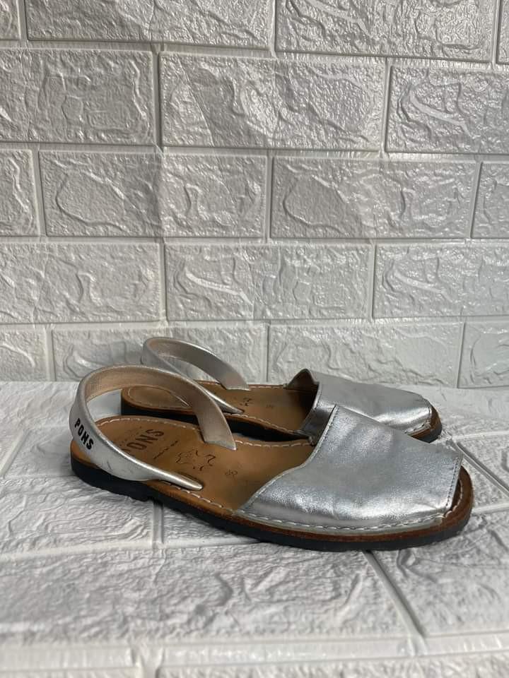 Original Avarca Pons, Women's Fashion, Footwear, Flats & Sandals on ...