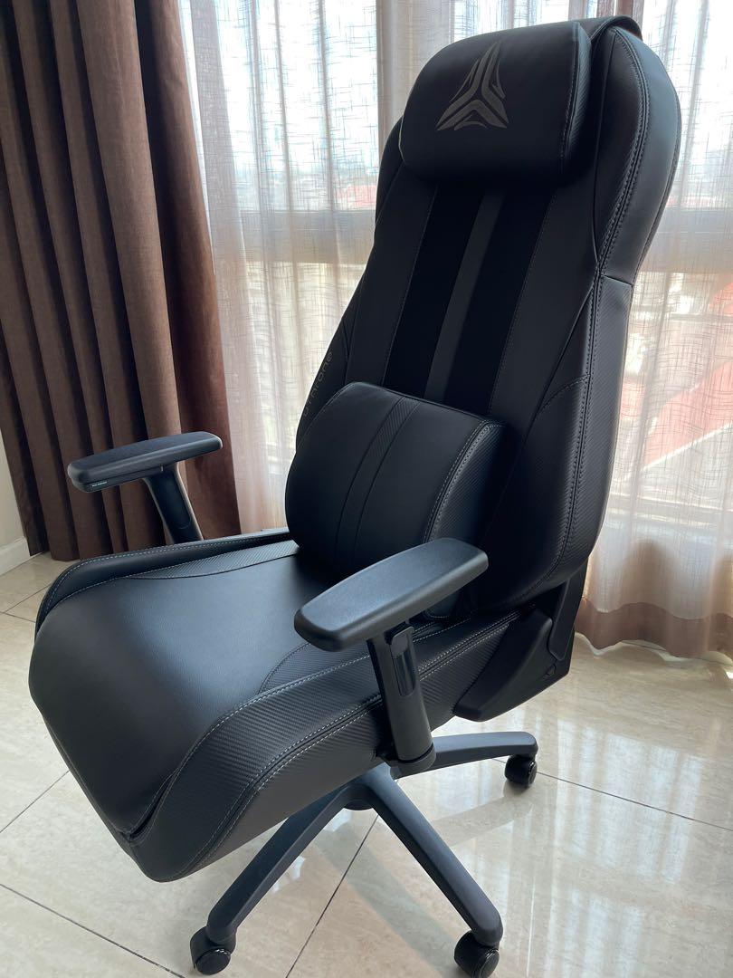 Osim uThrone Gaming Massage Chair, Furniture & Home Living, Furniture ...