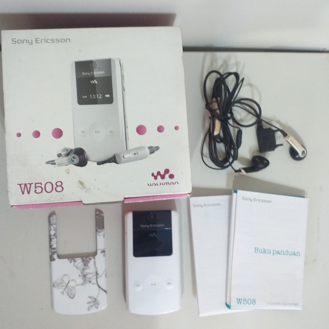 Sony Ericsson W508 Walkman series, Telepon Seluler & Tablet, Lainnya di ...